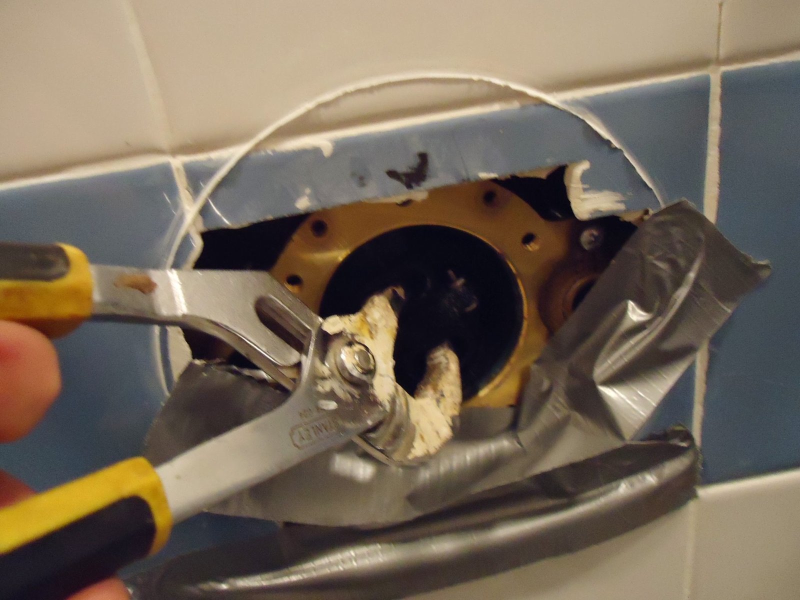 How to Install a Shower Drain Trap [Step-by-Step Guide]
